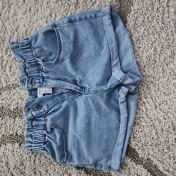 Forever 21 | Shorts | 447 Forever 21 High Waist Denim Shorts L | Poshmark